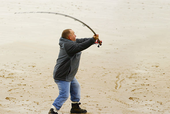 How to Perform the Pendulum Cast - SeaAngler